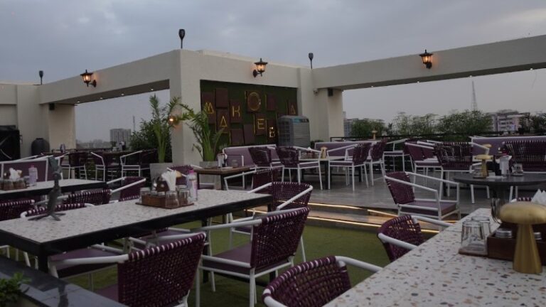 Top 10 Rooftop Cafes in Ahmedabad for a Perfect Evening